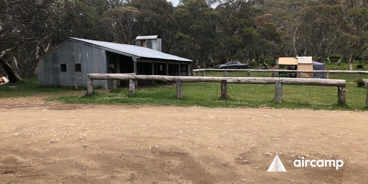 Lovicks Hut - Anycamp