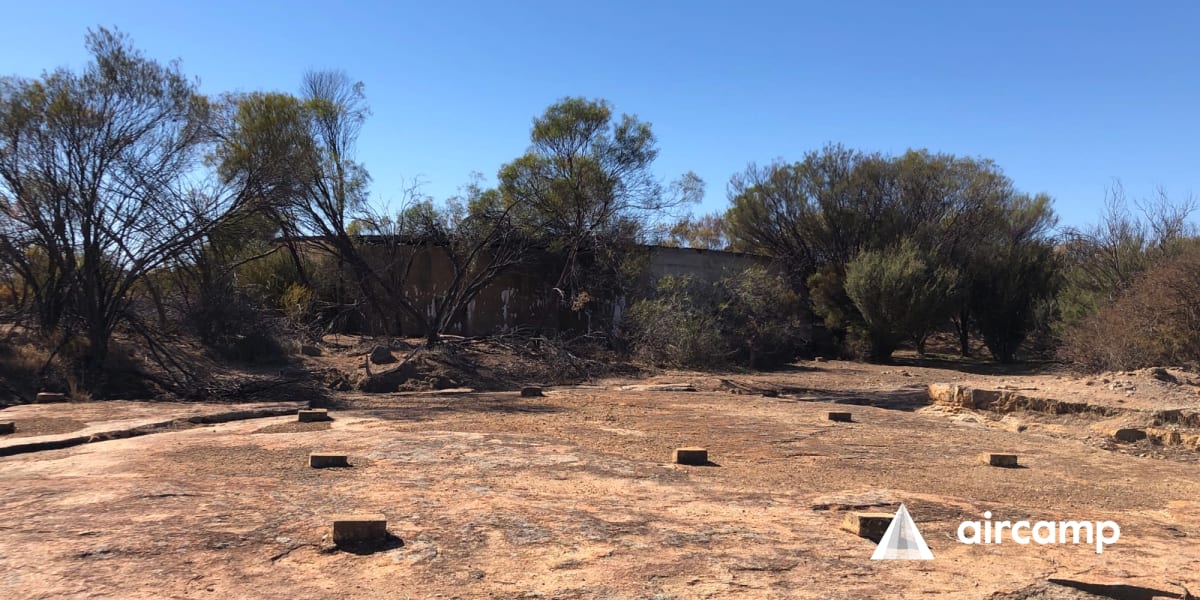 Newcarlbeon Rock - Anycamp